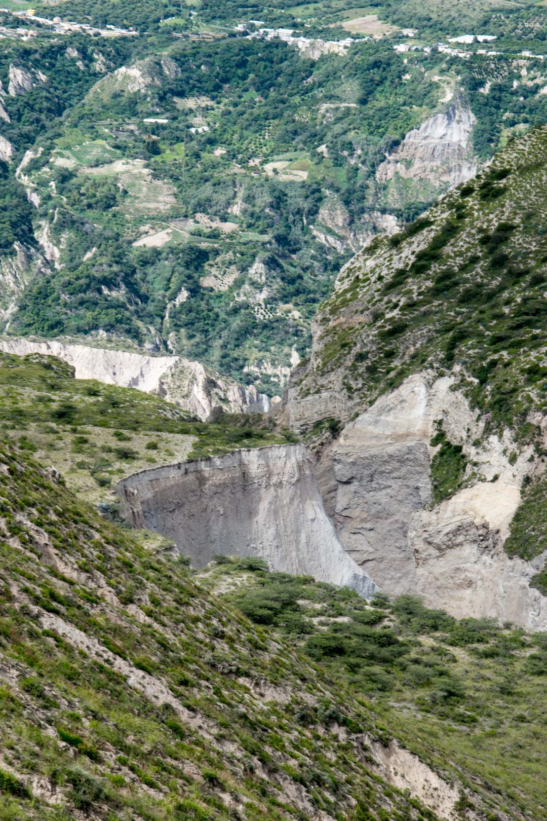 Rumicucho: The Caranqui-Incan Fortress That Lies On The Equator | Not ...